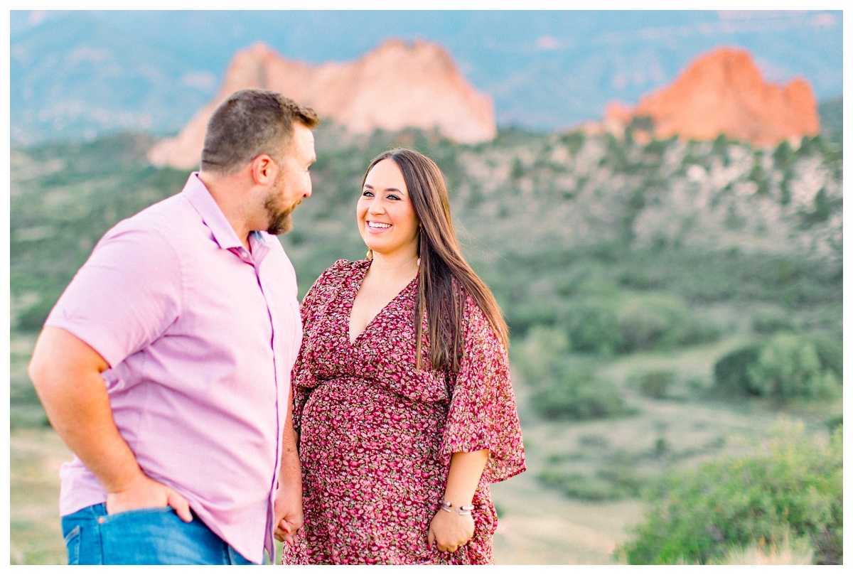 Lacey & Reid’s Mesa Overlook Maternity Photo Session | abbyskyephotography.com